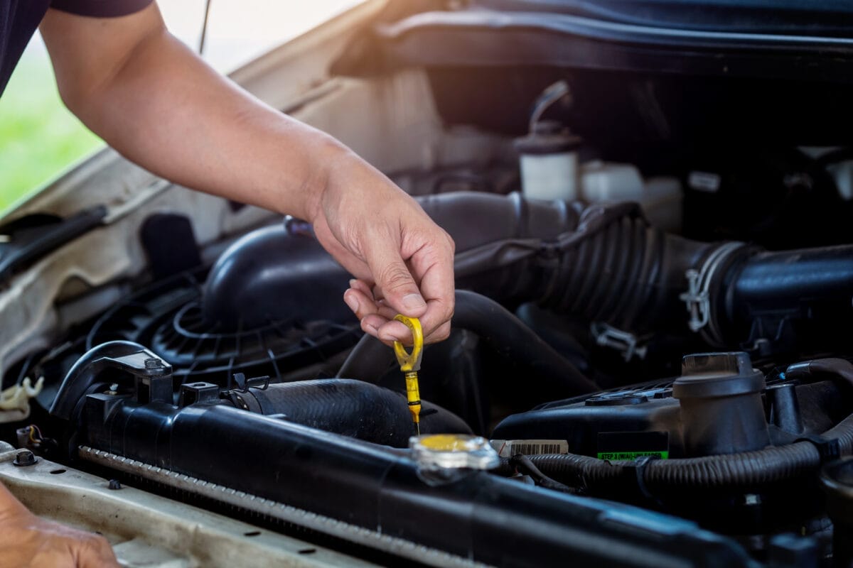 The Different Types of Engine Oil - Texas Commercial Tire